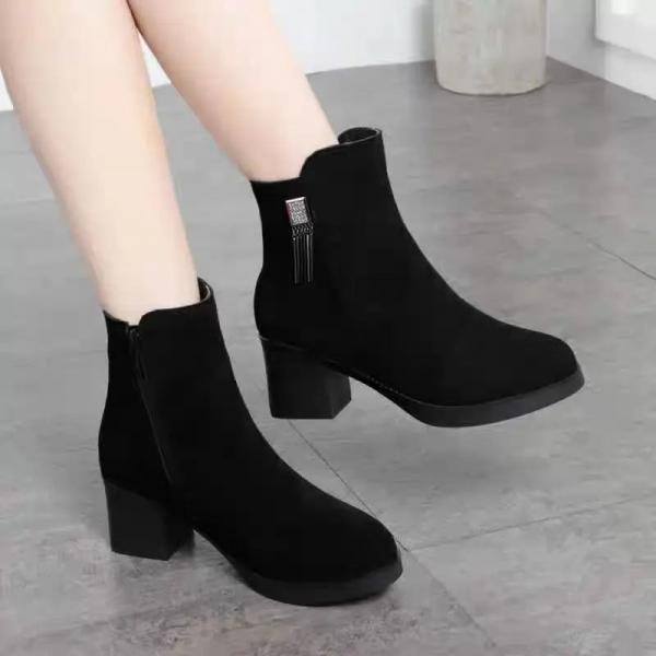 Vintage Leather Ankle Boots With Button Accents on Luulla