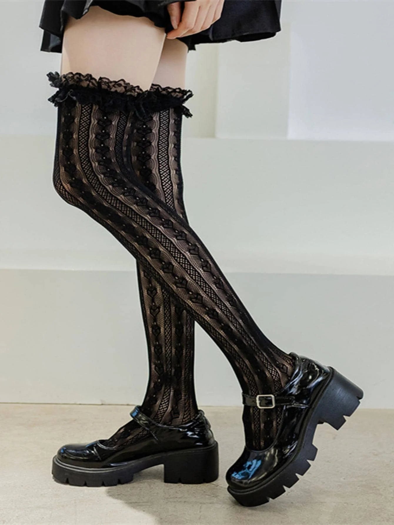 Elegant Black Lace Patterned Knee-high Socks on Luulla